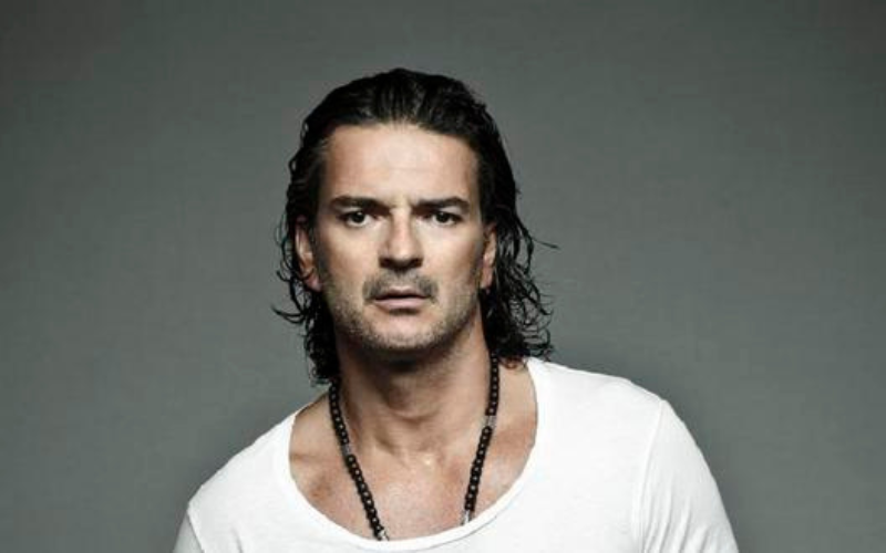 NV | Ricardo Arjona causa polémica por criticar lenguaje inclusivo