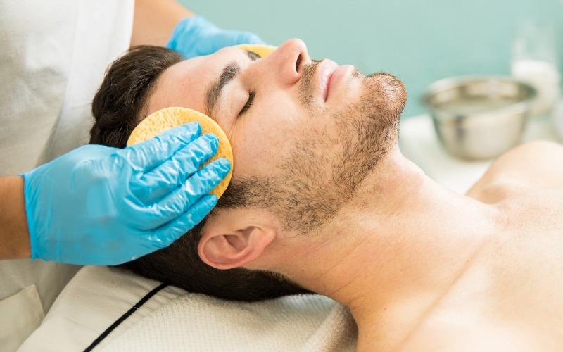 NV | Conoce la importancia de los cuidados en la piel del hombre